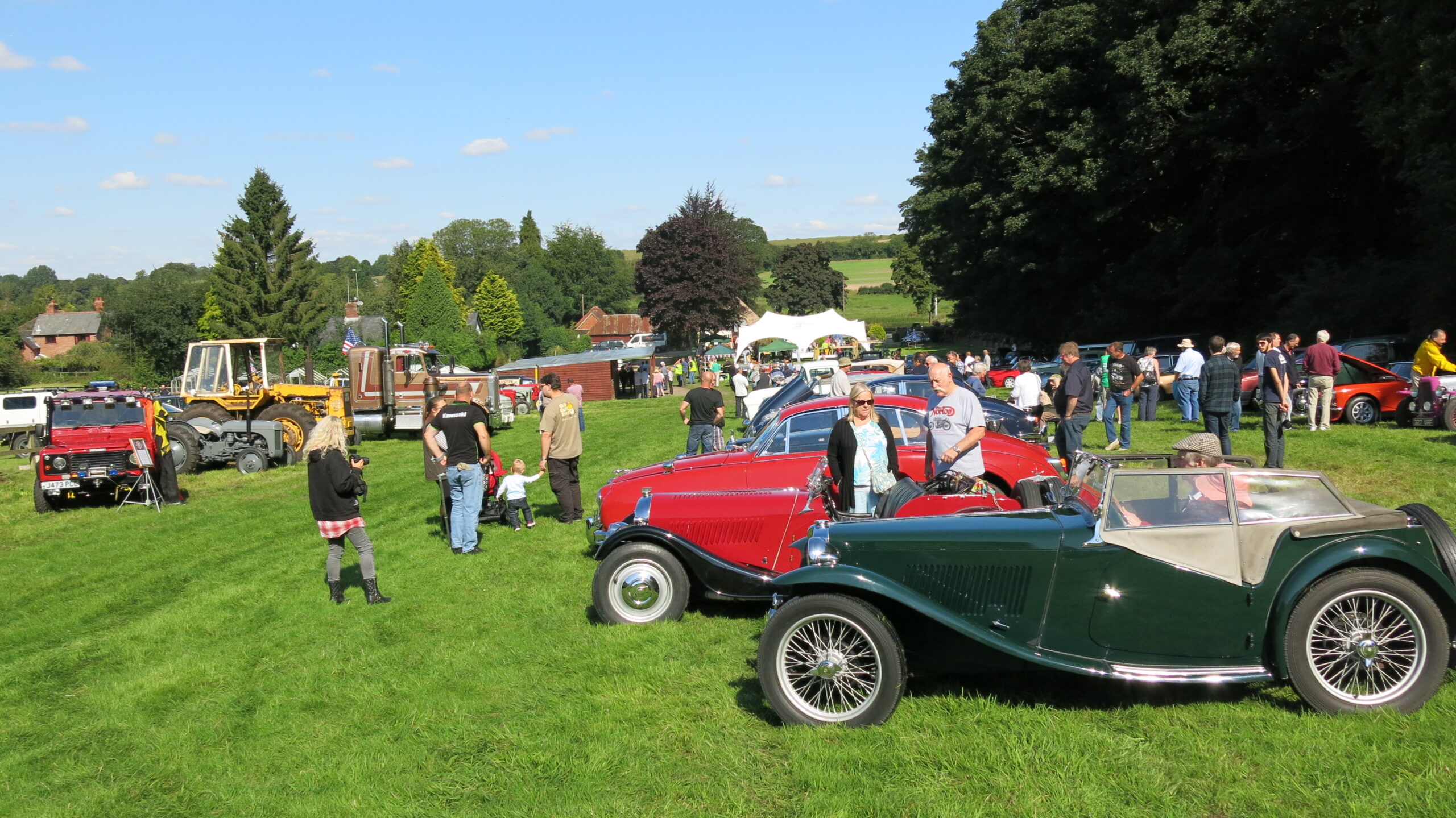 Hinton Arms Vintage Vehicle Meet - Bill Rawles Classic Cars